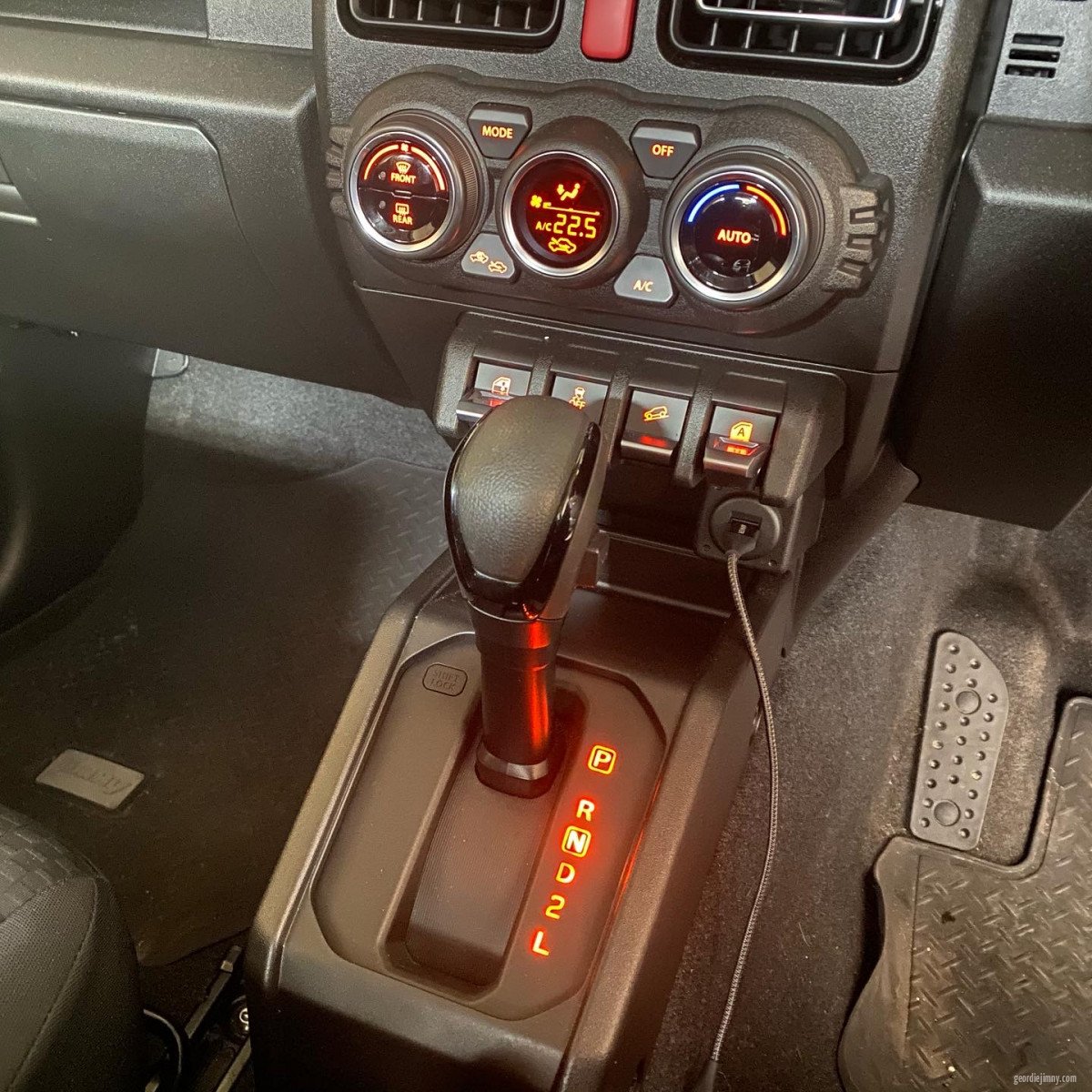 How to DIY install an LED light for automatic Gearbox Suzuki Jimny SZ5 ...